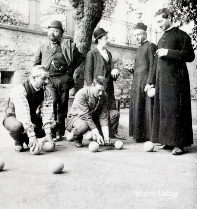 Gioco Delle Bocce. 1898 | Storylab